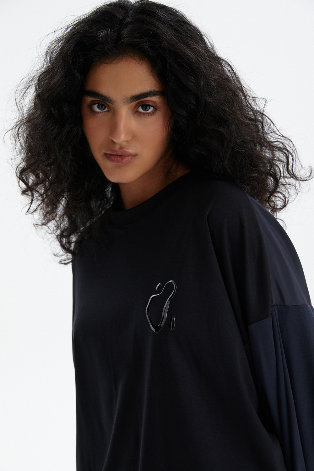 Свитшот комбинированный с кулиской по низу, купить по цене 14990 рублей в интернет-магазине M ...