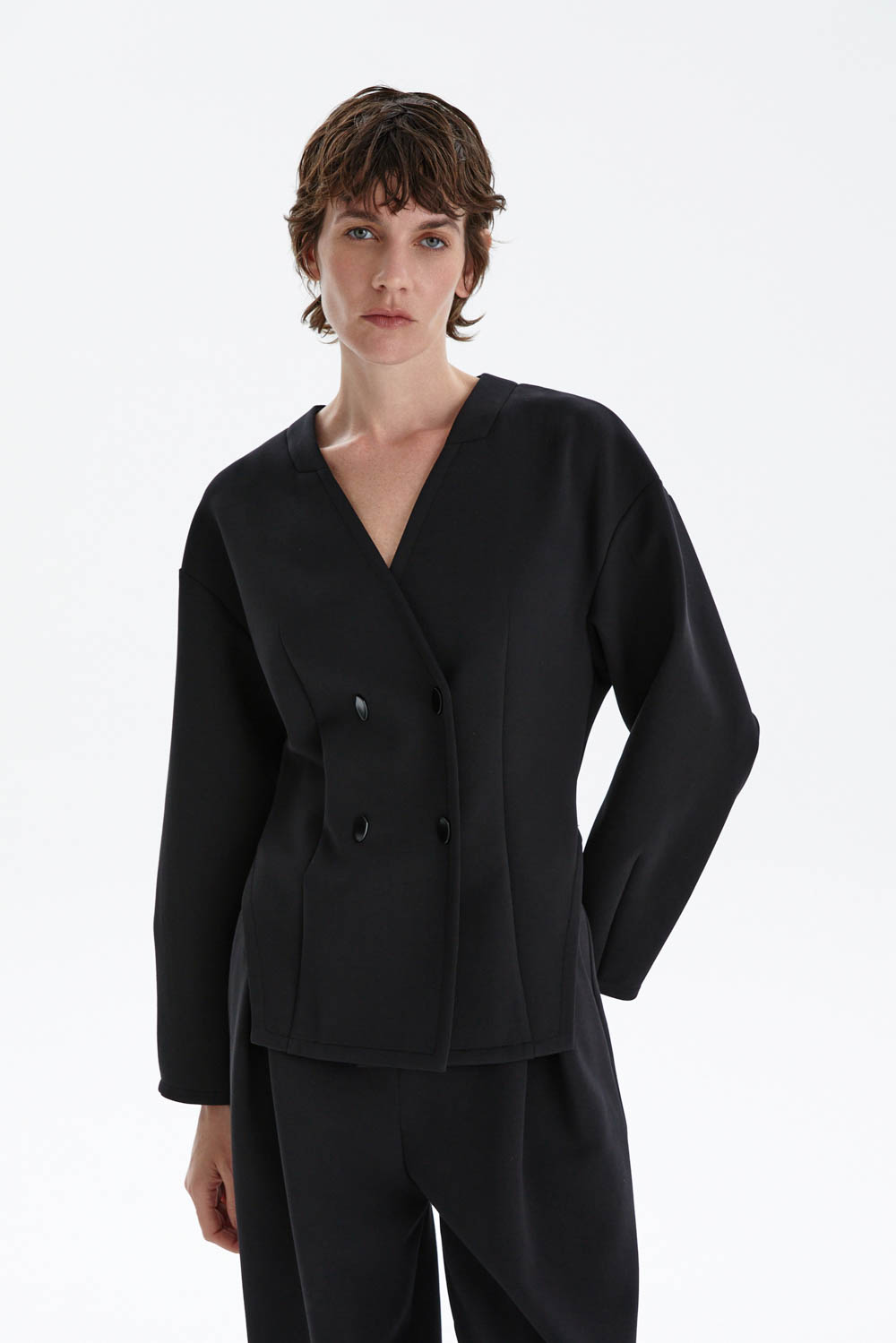 Жакет приталенный с V-образным вырезом, купить по цене 22990 рублей в интернет-магазине M.REASON ...