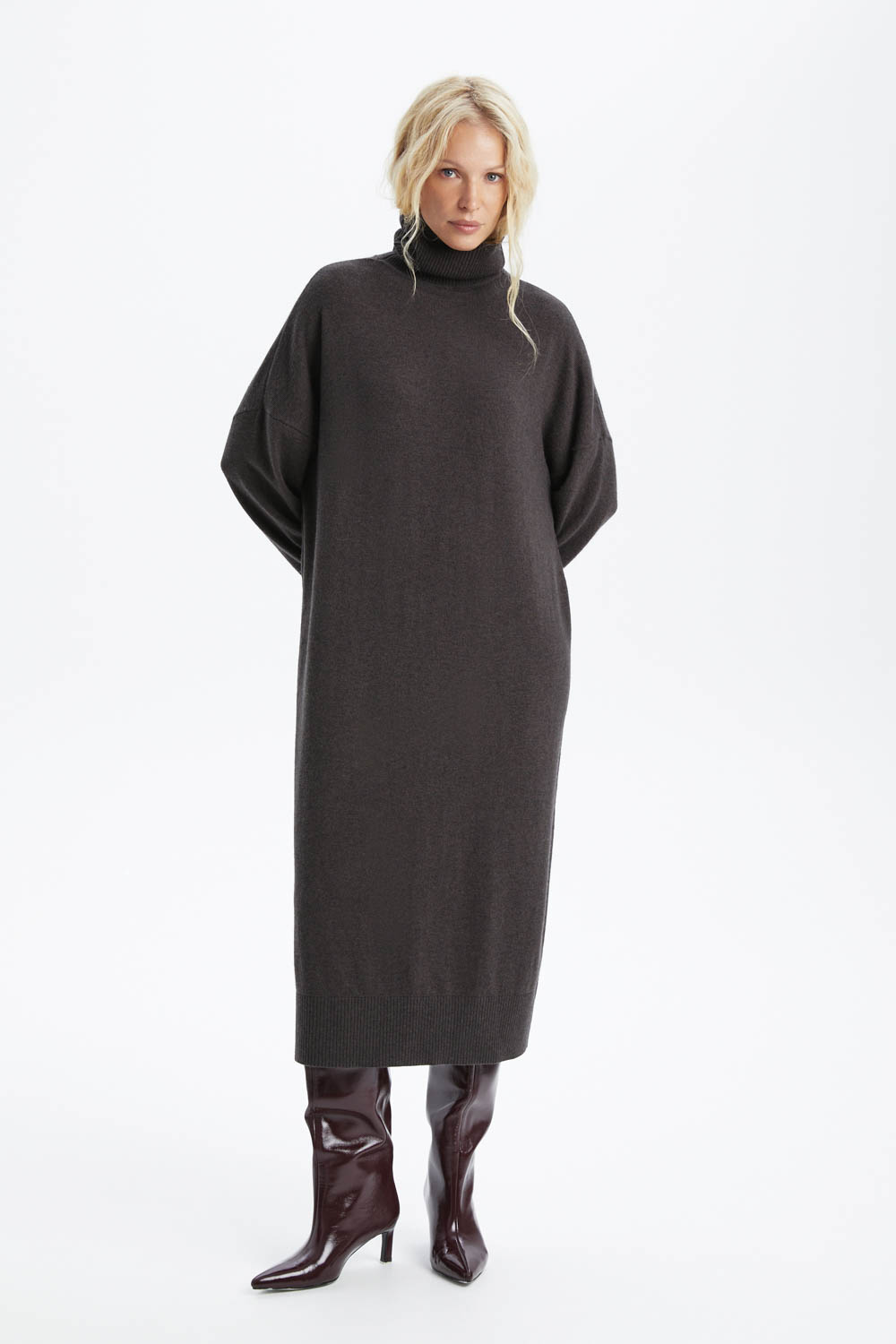 Платье трикотажное свободного кроя, купить по цене 22990 рублей в интернет-магазине M.REASON, 16 ...