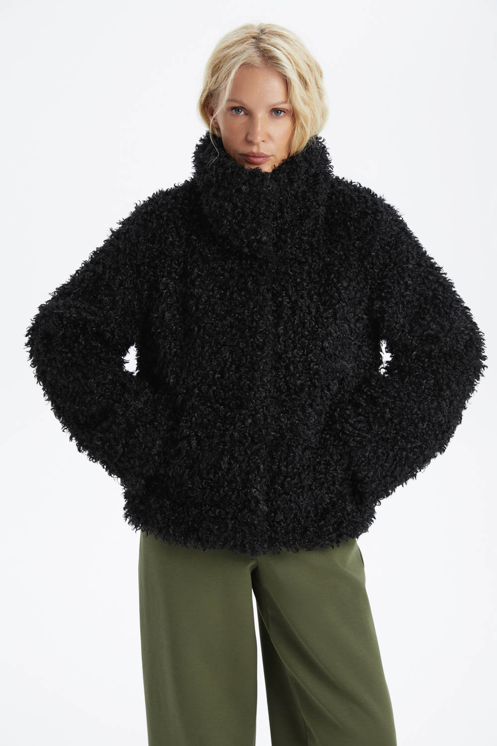 Шуба укороченная с воротником-стойкой, купить по цене 22990 рублей в интернет-магазине M.REASON ...